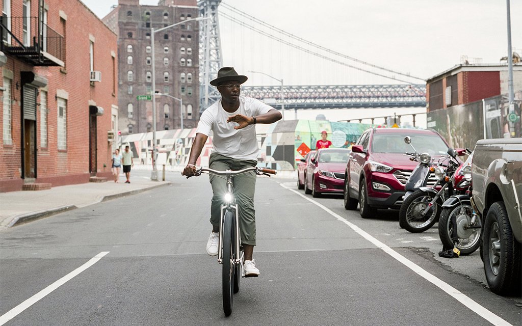 Maak kennis met 's werelds lichtste E-bike | MAN MAN