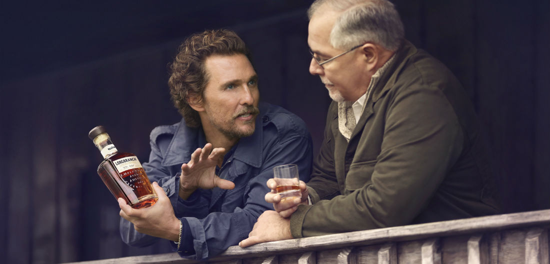 Matthew McConaughey lanceert zijn eigen bourbon | MAN MAN