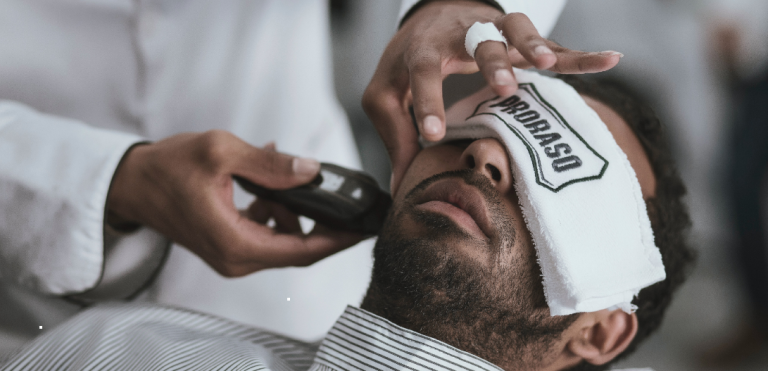 Hoe kan je het beste je neushaar verwijderen? | MAN MAN