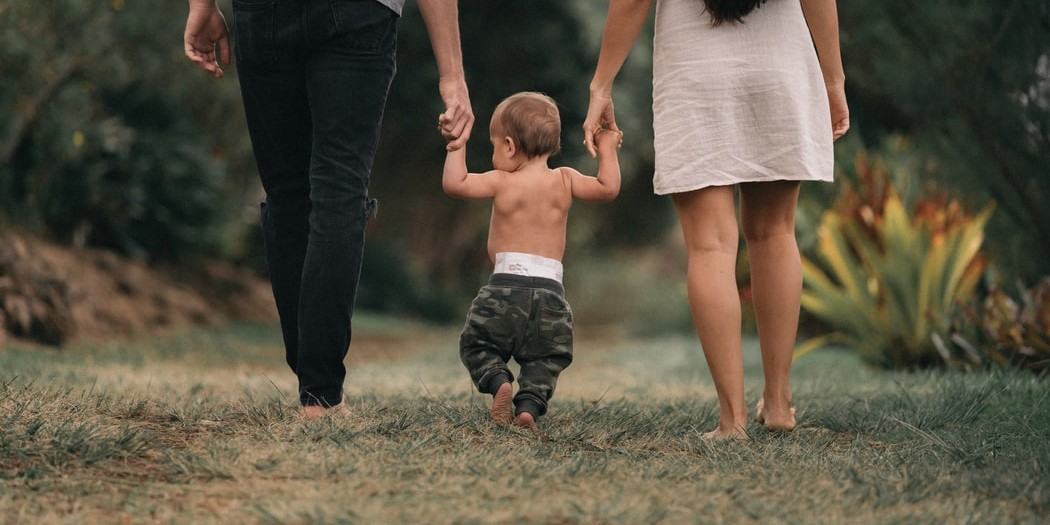 Na hoeveel maanden leert een baby lopen? | MAN MAN