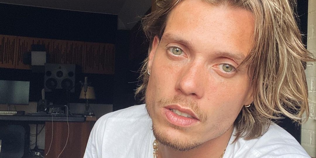 Tony Junior (The Bachelor) heeft de meest extravagante auto van NL