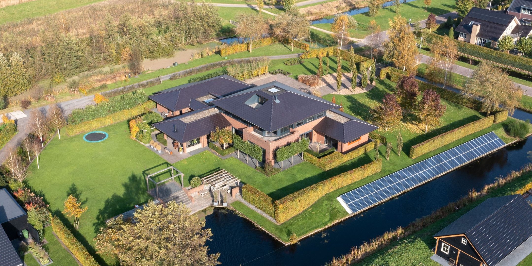 Deze mega woning op Funda heeft een verrassend lage prijs per m2