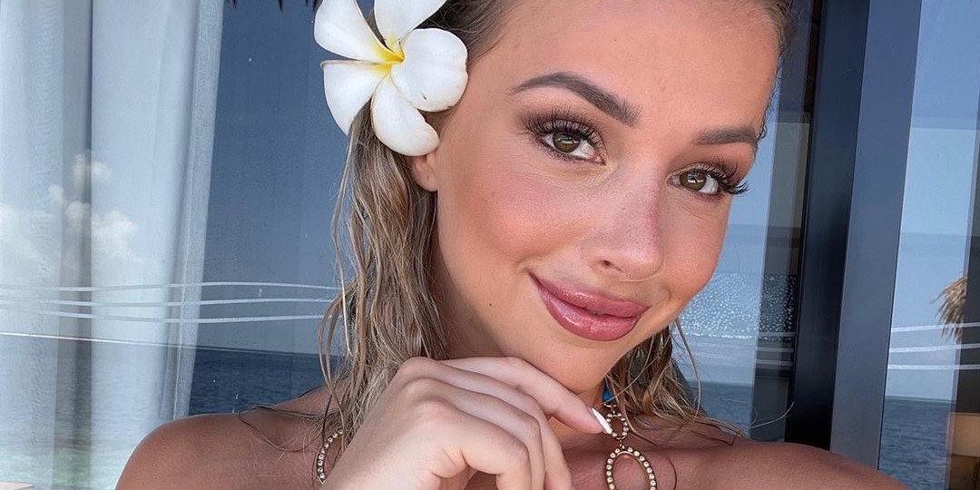 Van de vakantiefoto's van Emma Heesters krijgen wij het tropisch warm