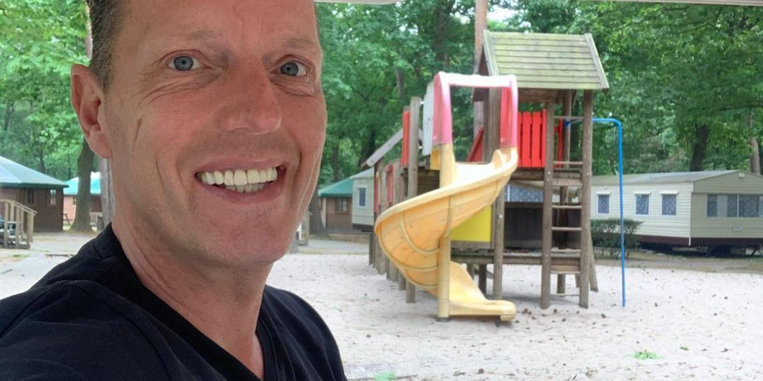 Rob Geus heeft zijn dikke sportwagen een nieuwe, stoere kleur gegeven