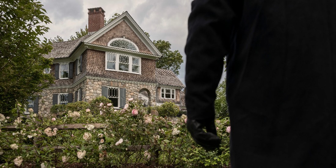 Alles wat niet waargebeurd is in de serie The Watcher | MAN MAN