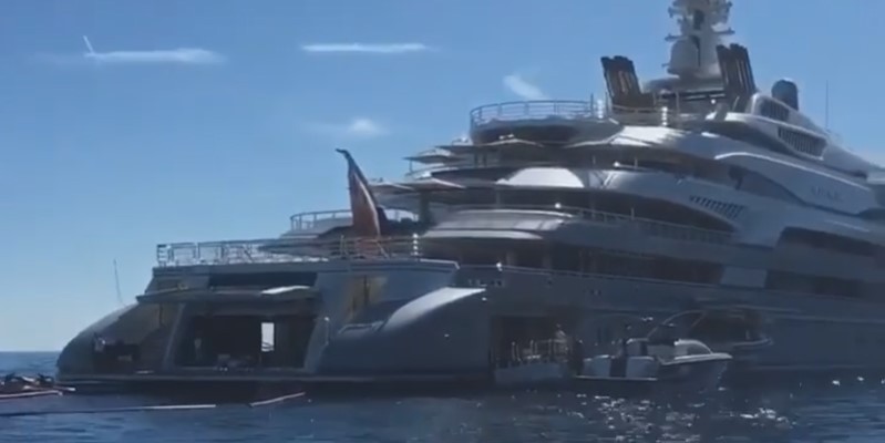 140 meter lang superjacht 'Ocean Victory' op beeld vastgelegd