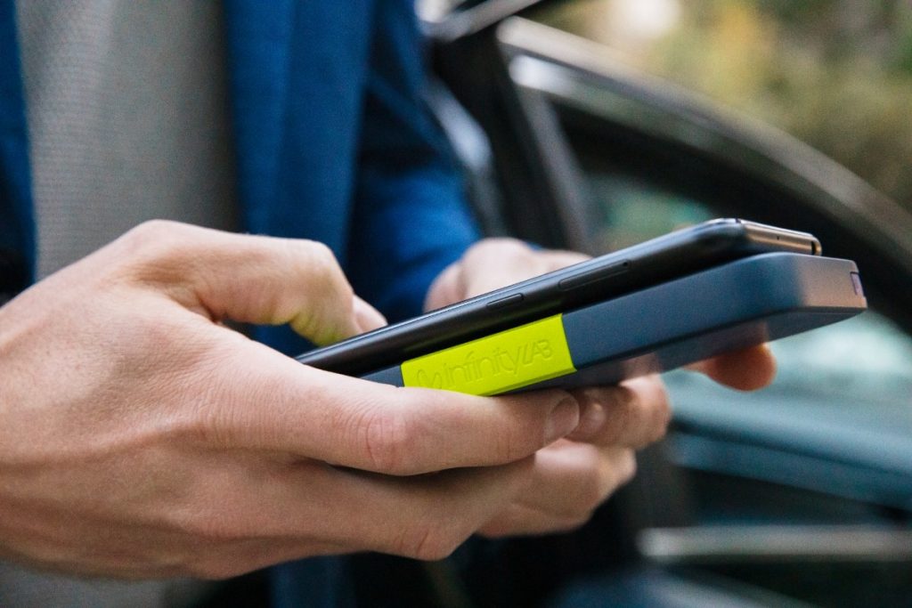 Deze mega handige gadgets maken het thuiswerken véél chiller