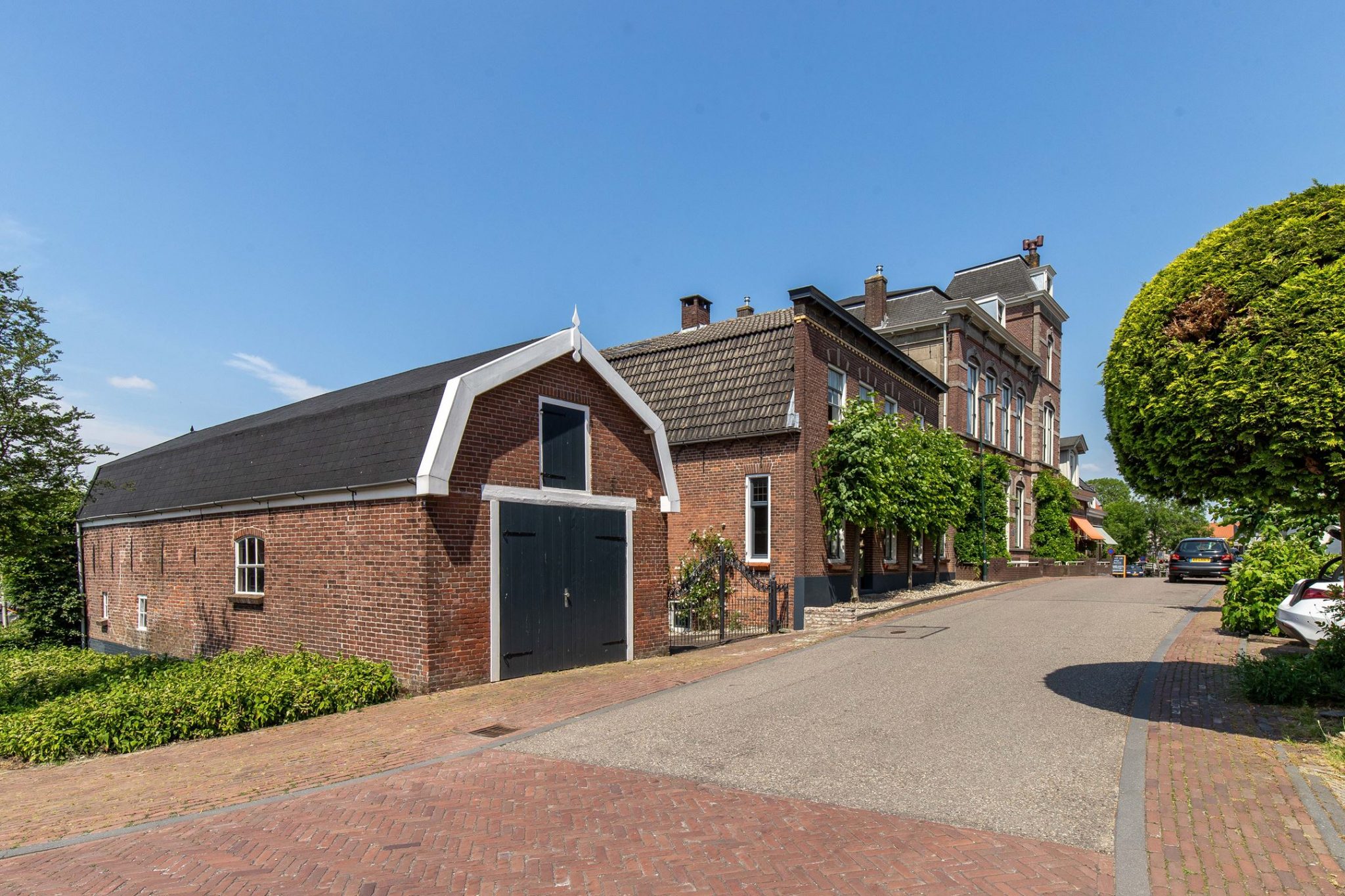 Een van de mooiste woonboerderijen in Nederland te koop (Funda)