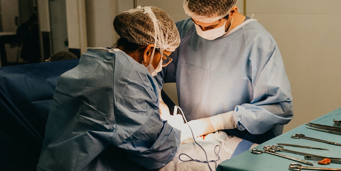 Het gemiddelde salaris van een chirurg in Nederland | MAN MAN