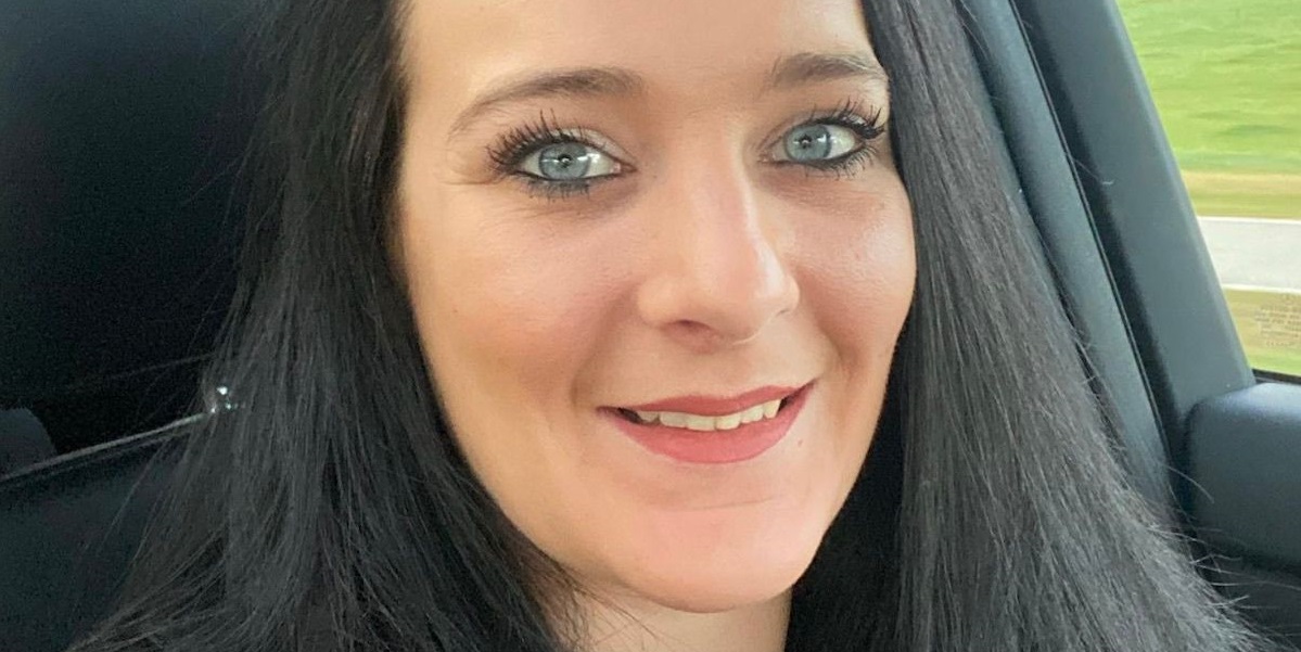 Nicol Kremers (ex Peter Gillis) laat tattoo zetten op haar achterste