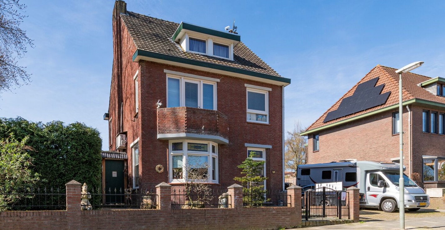 Verkoper zet huis op Funda te koop met belachelijk slechte foto's