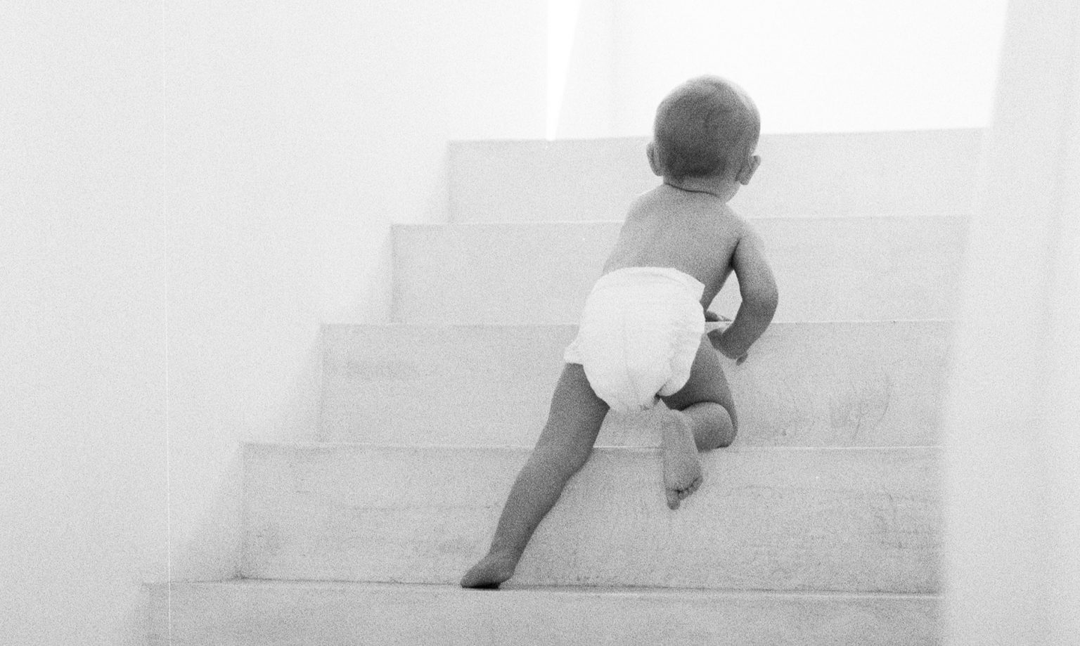Wanneer begint je baby met kruipen? | MAN AMN