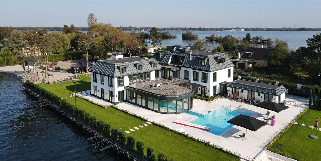 'Het duurste huis van Nederland' in Vinkeveen staat wéér te koop