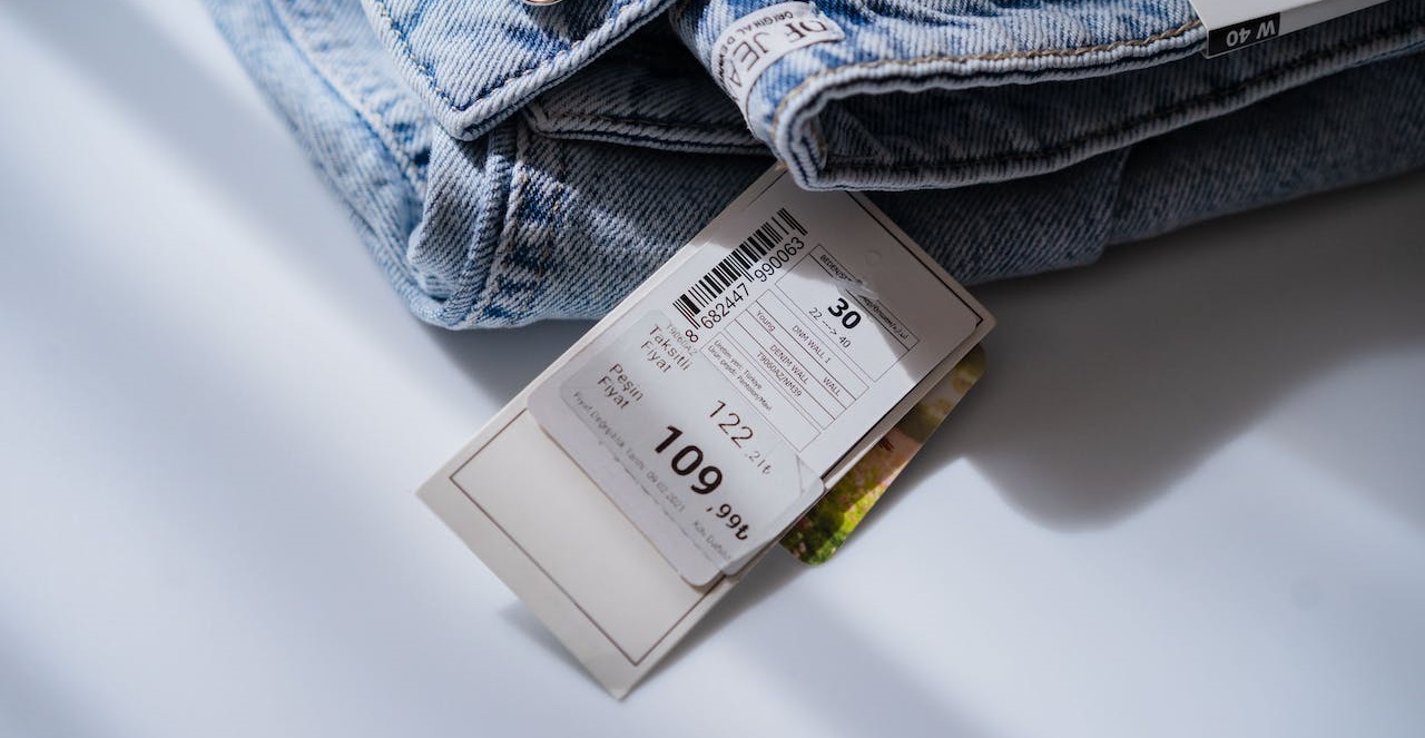 Prijs kassa en prijskaartje verschillen: welk bedrag geldt officieel?