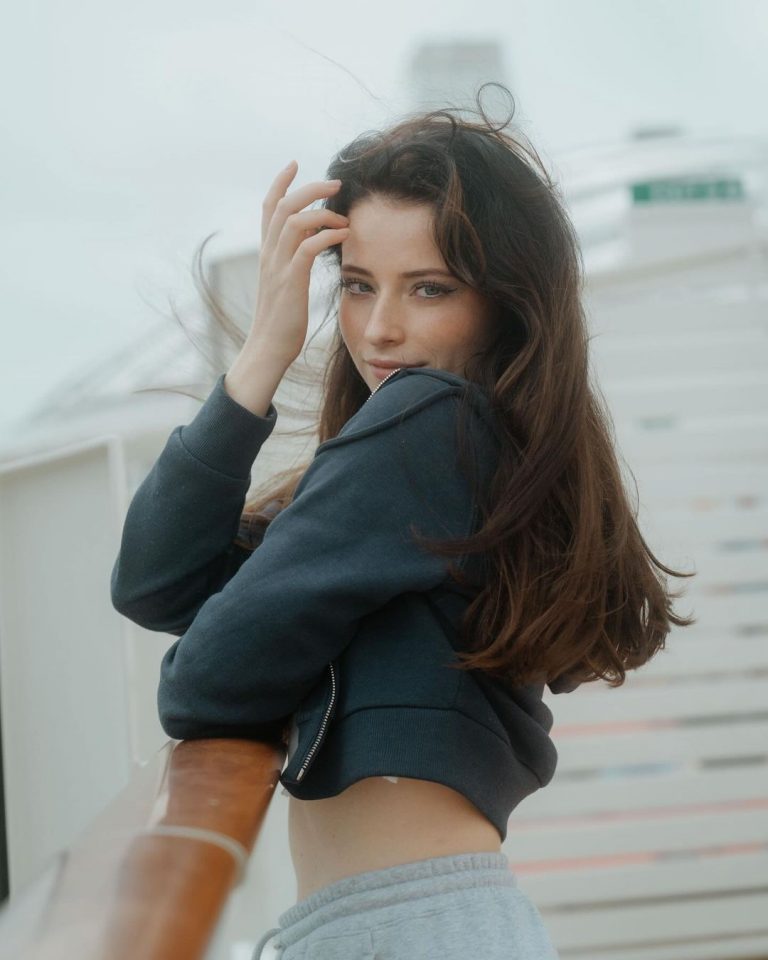 Anica Zimmermann is dé droomvrouw van alle motorliefhebbers