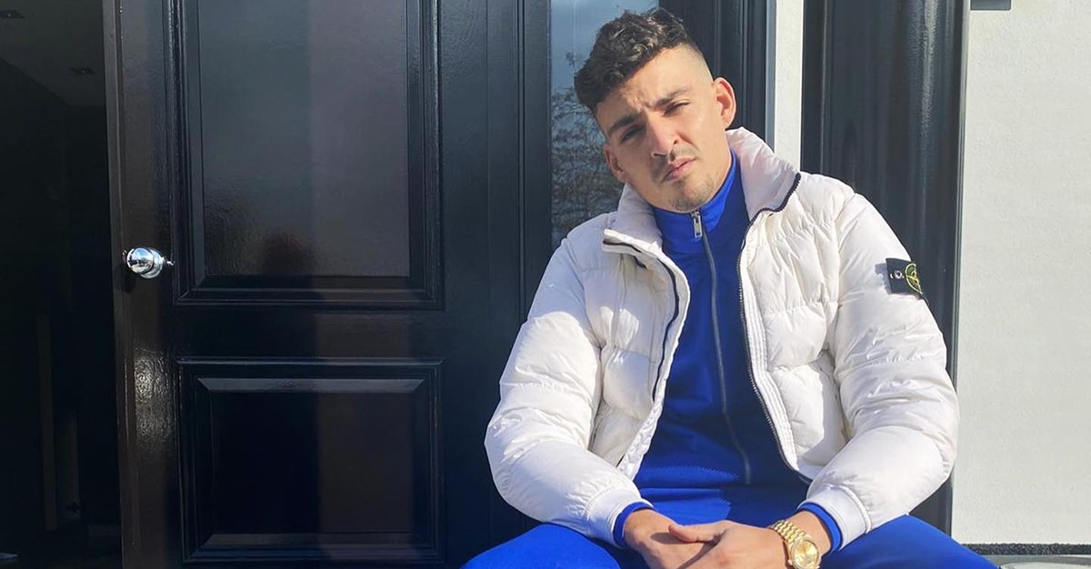 Boef verkoopt huizen aan voetballer en vertrekt zelf naar Dubai