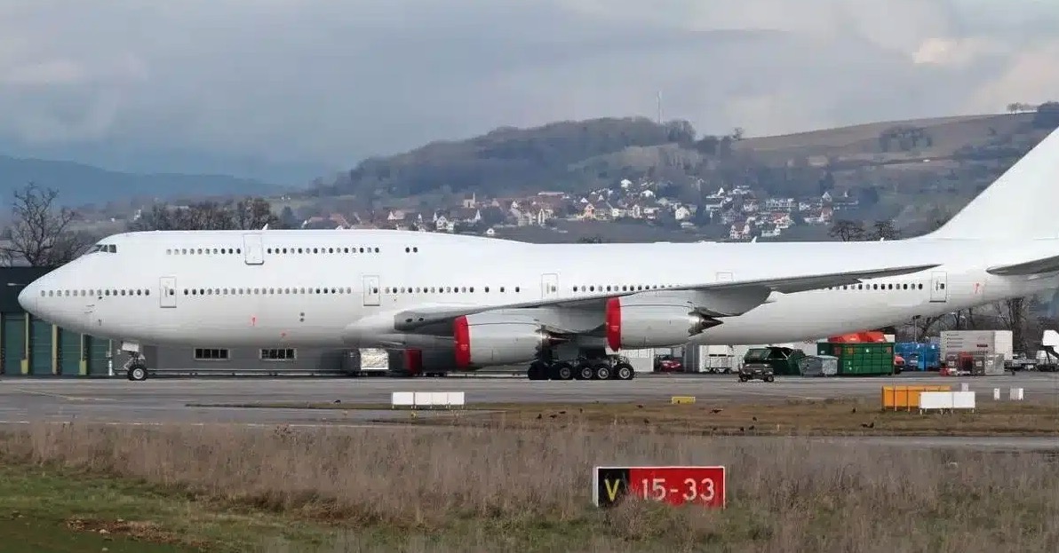 's Werelds grootste privéjet staat te verpieteren in Amerika