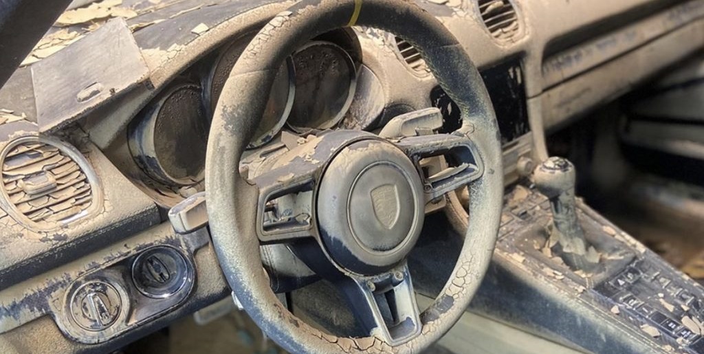 Duits autobedrijf knapt 'total loss' verklaarde Porsche volledig op