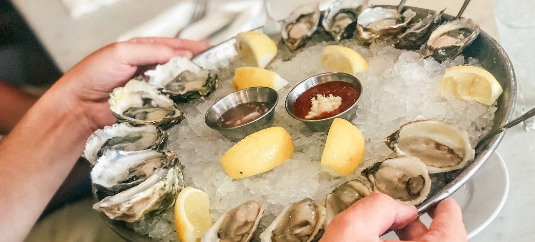 Oesters eten: dat doe je bij deze restaurants in Amsterdam | MAN MAN
