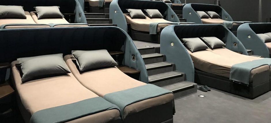 Pathé lanceert 's werelds eerste 'VIP bedroom' bioscoop | MAN MAN