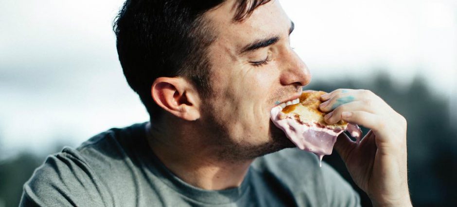 Ongezonde voeding: deze 6 voedingsmiddelen verpesten jouw sportdoelen