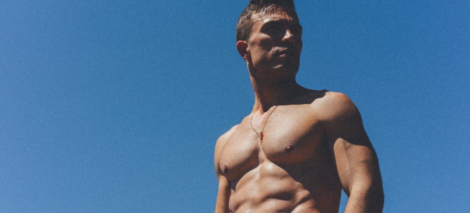 Vier oefeningen om thuis je borstspieren te trainen | MAN MAN