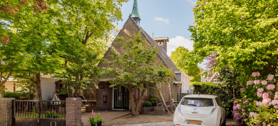 Te koop op Funda: omgebouwde kerk is een parel vanbinnen | MAN MAN