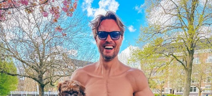 Bas Smit verrast Nicolette van Dam met een sixpack bodysuit | MAN MAN