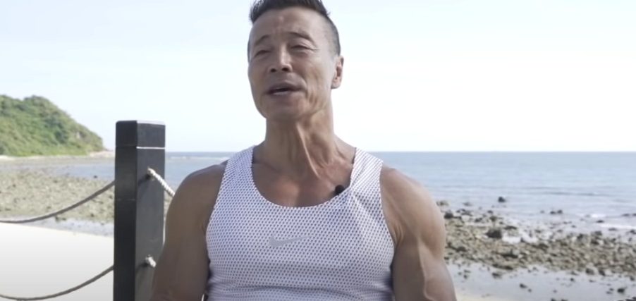 Bodybuilder Yang Xinmin lijkt 30 jaar jonger dan dat hij werkelijk is