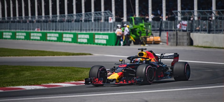Hoe duur zijn de tickets van alle verschillende F1-races? | MAN MAN