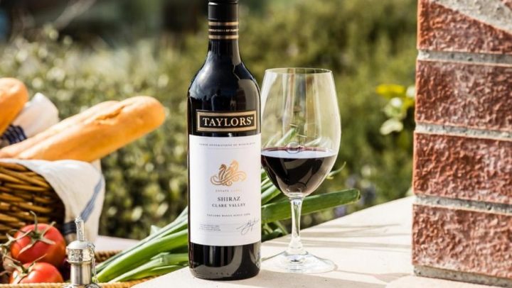 Deze fles wint de prijs van 'de beste wijn ter wereld' | MAN MAN