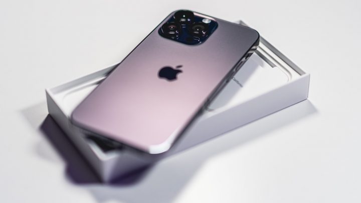 Zo hoog zijn de productiekosten van een iPhone 14 | MAN MAN