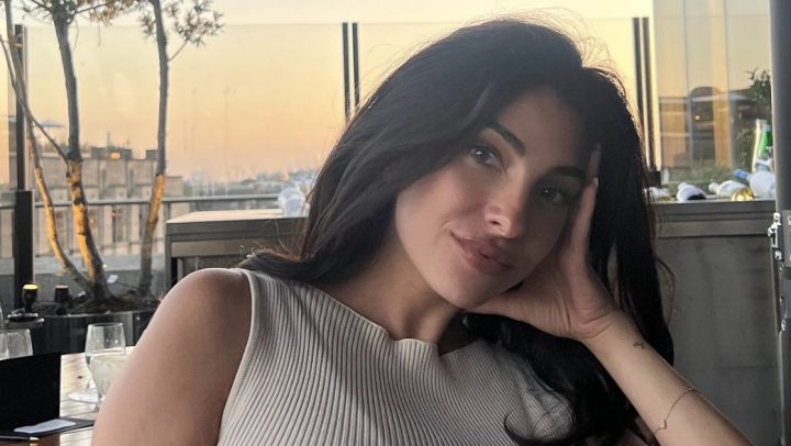 Anna Nooshin gaat uit de kleren voor intieme zwangerschapsshoot