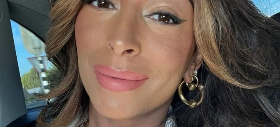 Maria Tailor (The Real Housewives) showt bikinibody op het strand