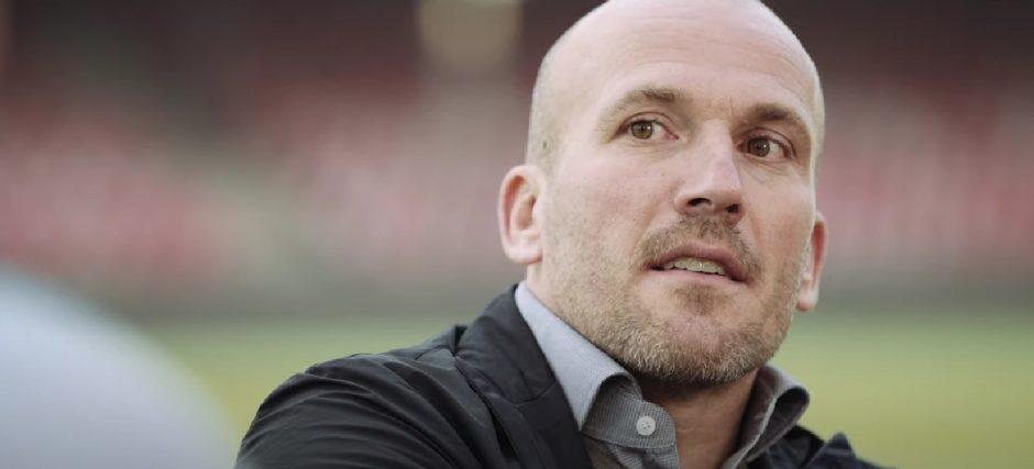 Het salaris van Alex Kroes, de nieuwe algemeen directeur van Ajax